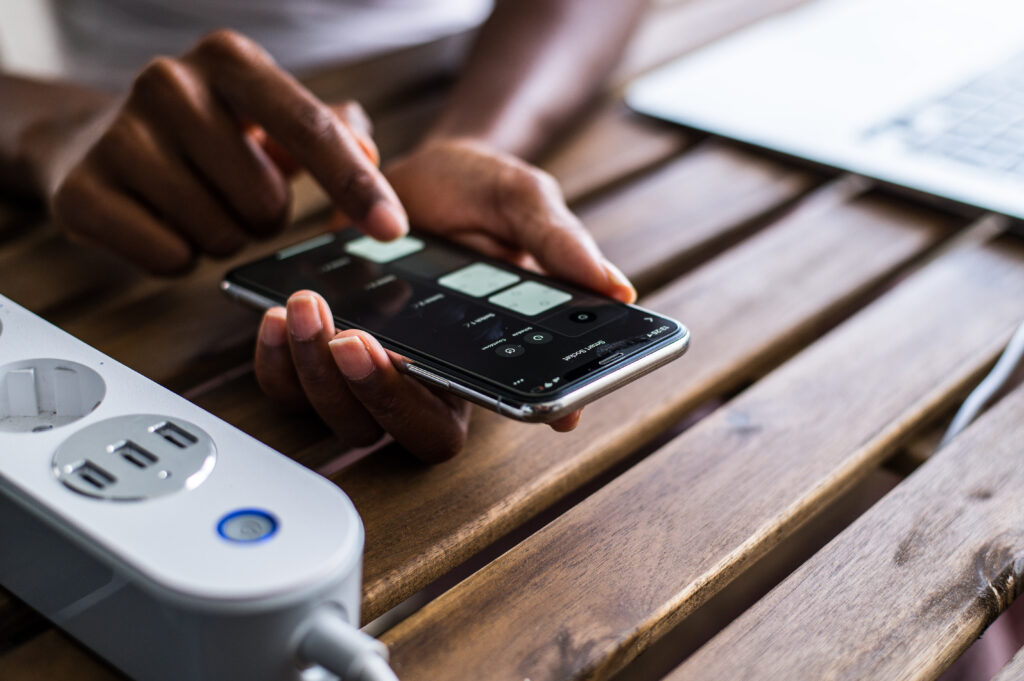 7 Smart Home Gadgets Under $100 That Actually Work – Smarter Modern Living